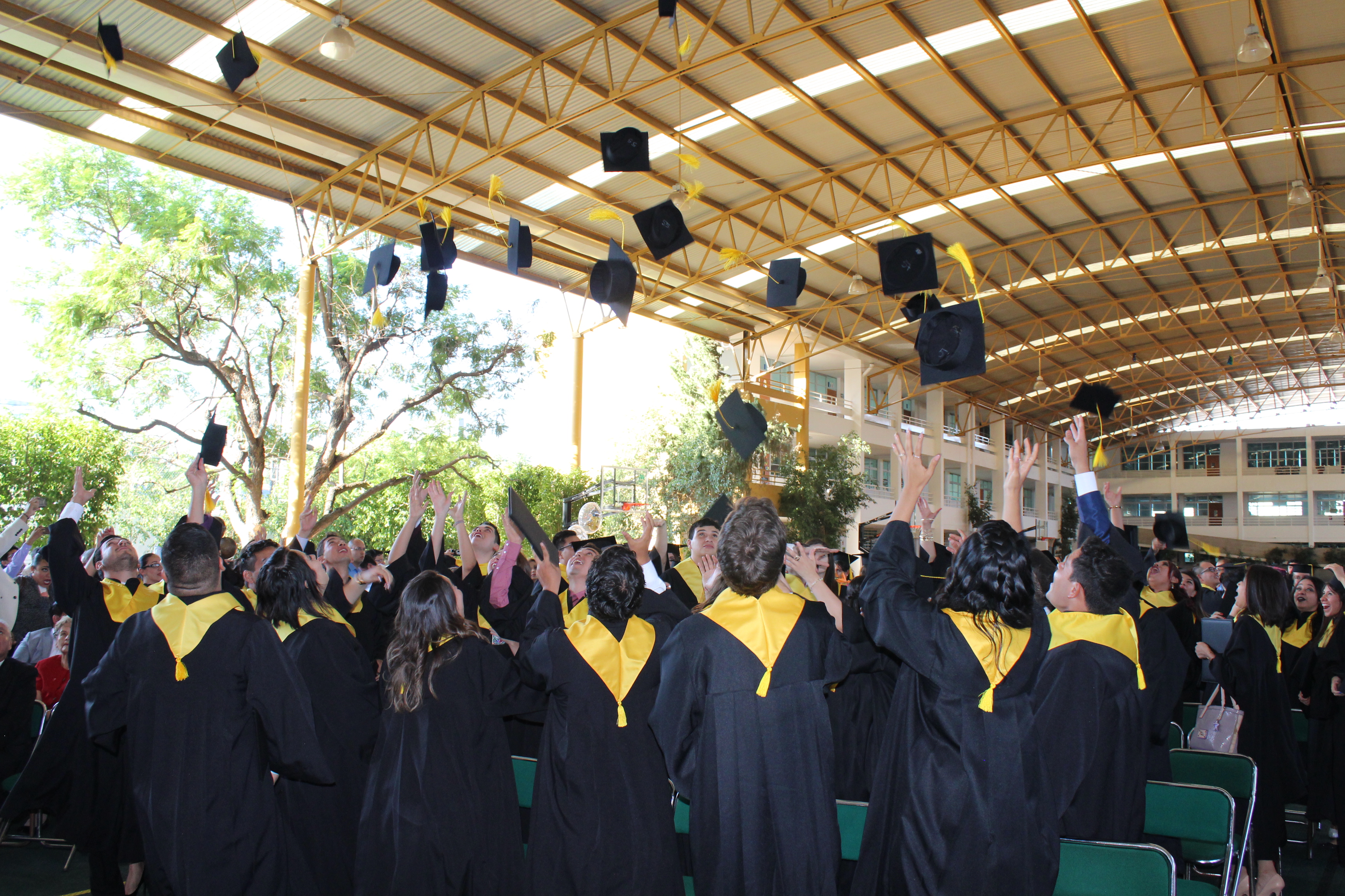 Graduación UCEM :: UCEM
